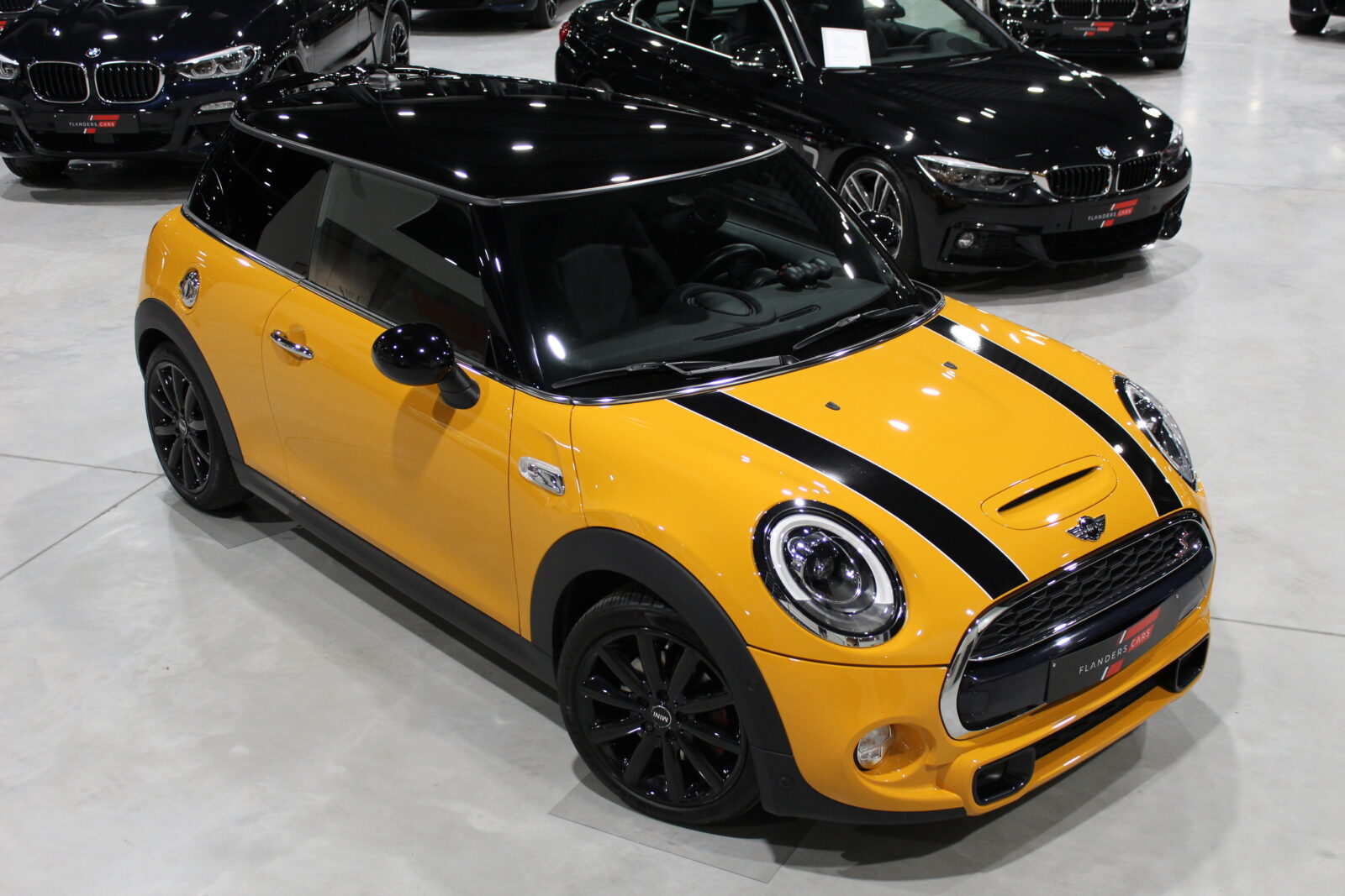 Mini Cooper S JCW Pack - Flanders Cars